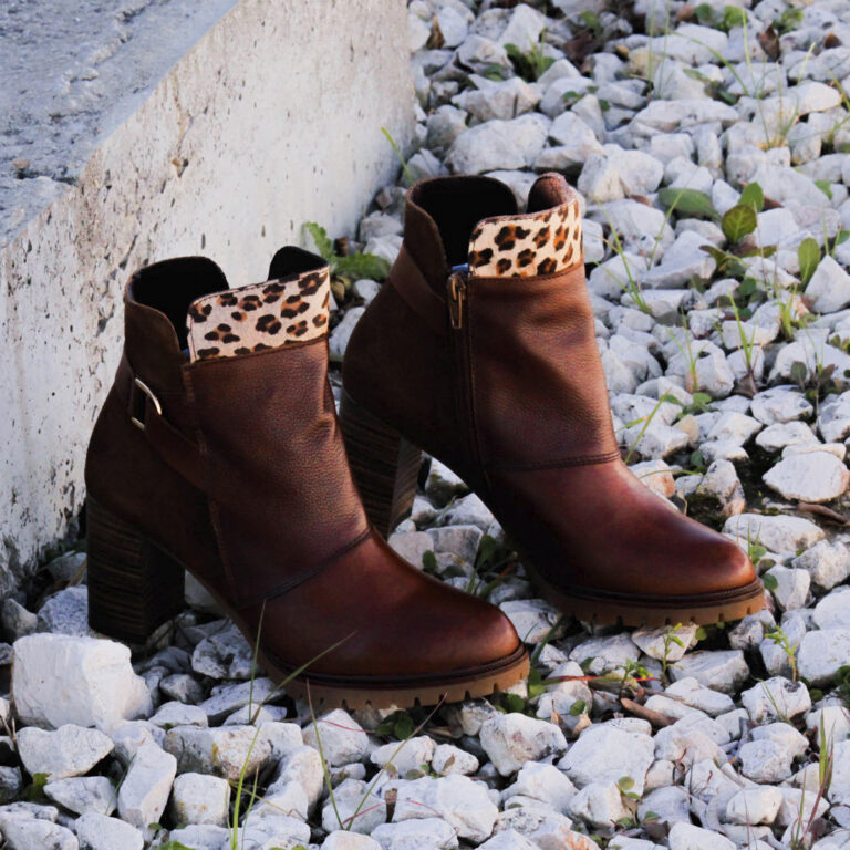 Botas animal print: combinar el estampado animal con cualquier look