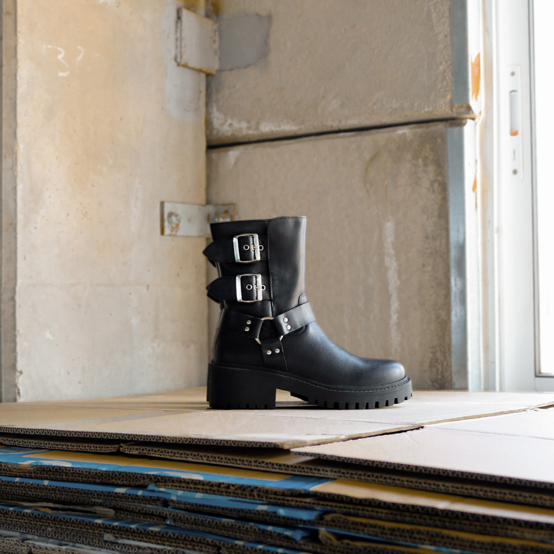 Las 3 botas moteras de mujer que añaden adrenalina extra a todo outfit